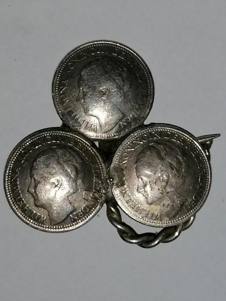 ≥ Zilveren klaver stil verzet broche Wilhelmina — Militaria | Tweede ...
