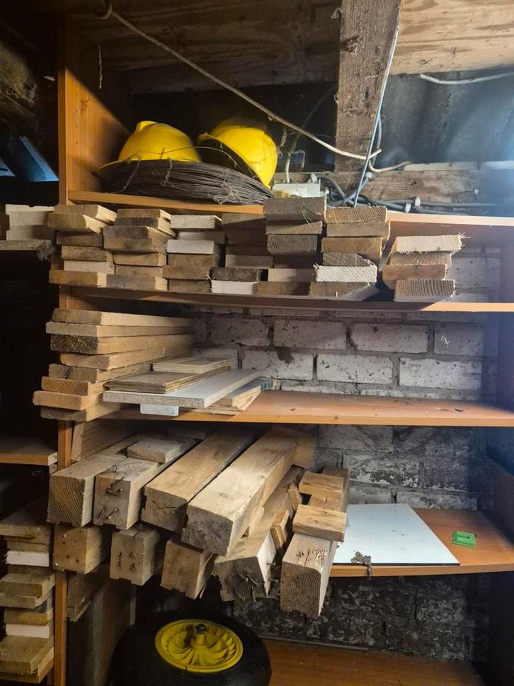 ≥ Restpartij hout: balkjes, latjes, plankjes — Hout en Planken ...