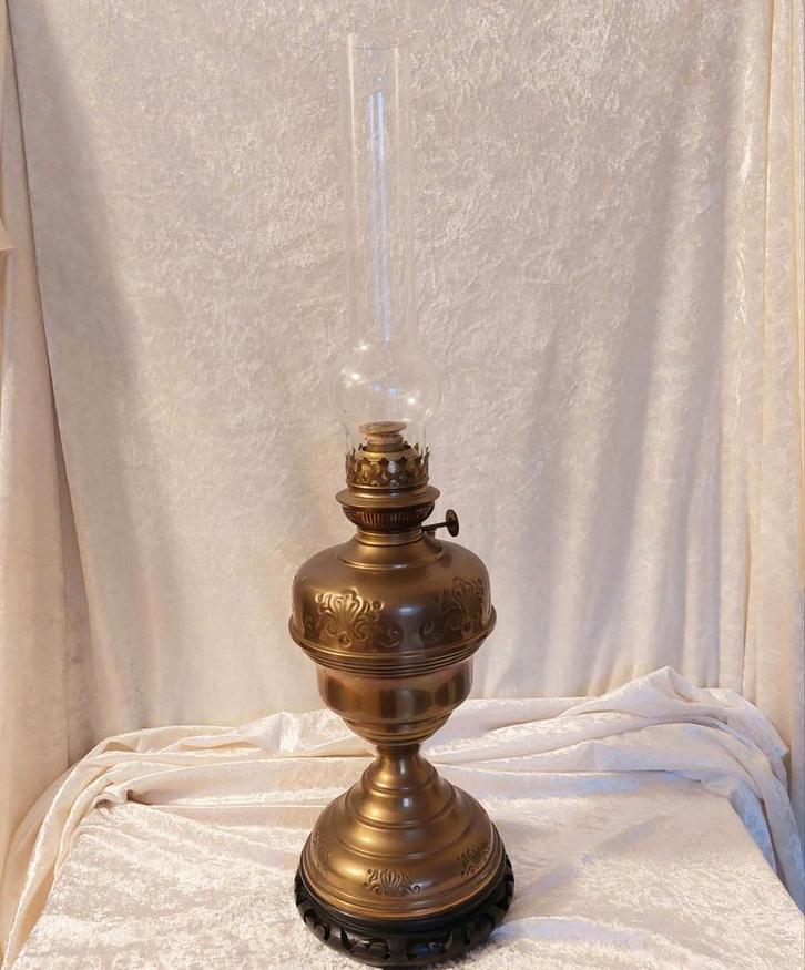 ≥ Belgische Antieke Messing petroleum Lamp 59cm. Olielamp — Antiek ...