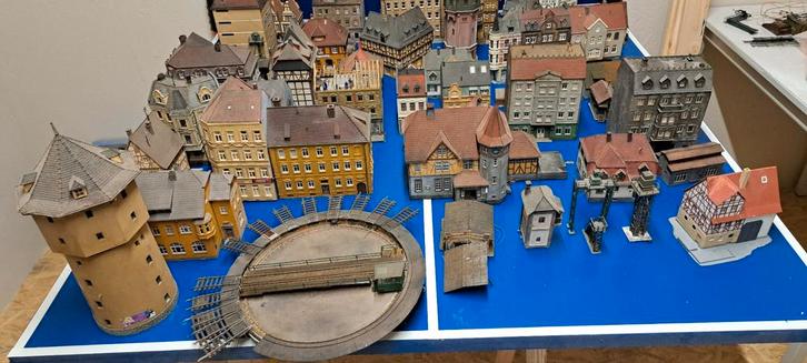 ≥ Partij Faller, Kibri, Vollmer stadshuizen + draaischijf ...