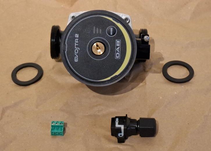 ≥ DAB Evosta2 40-70-130 mm 1½ aansluiting — Verwarming en Radiatoren — Marktplaats